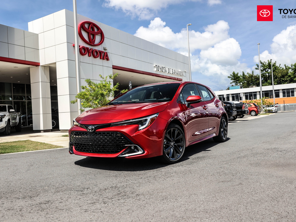 Toyota Corolla Hatchback XSE (Emotional Red) – Toyota de Bayamón