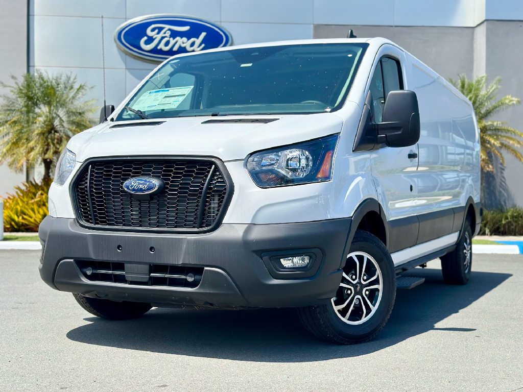 Ford Transit Cargo Van 2024 - Invasión Flagship